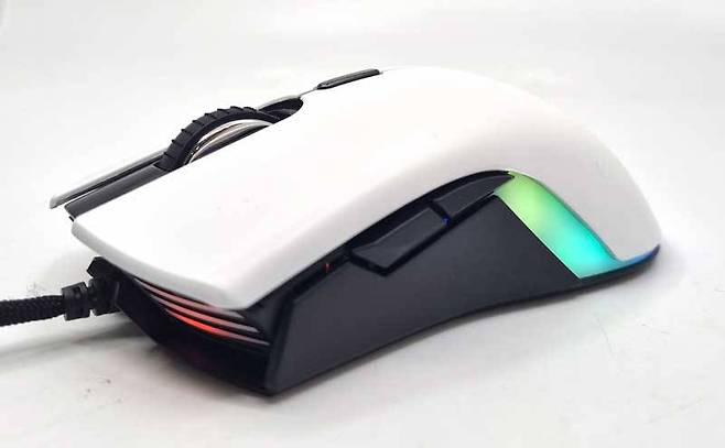 [리뷰] 기대 이상의 진화, 마이크로닉스 메카 ZM2, 워프 WM2 게이밍 마우스
