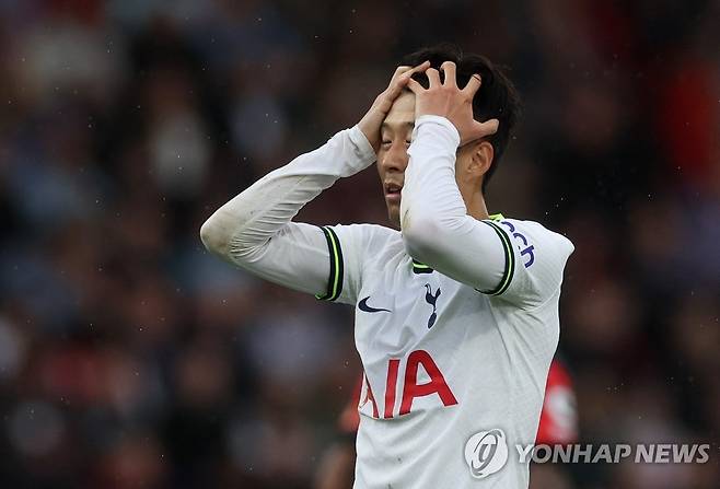 손흥민 14만㎞ 이동국제축구선수협 겨울 월드컵 정면 비판