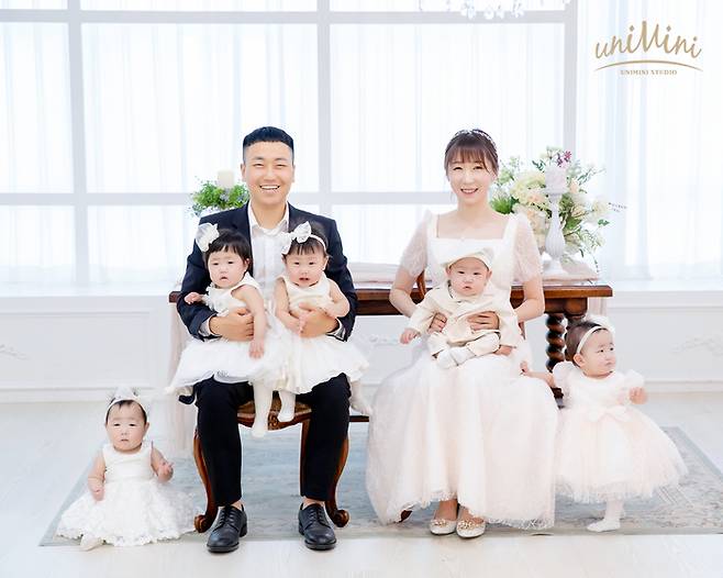 군인부부 다섯 쌍둥이 돌잔치에 김건희 여사 손편지 사랑·우정 통해 잘 성장할 것”