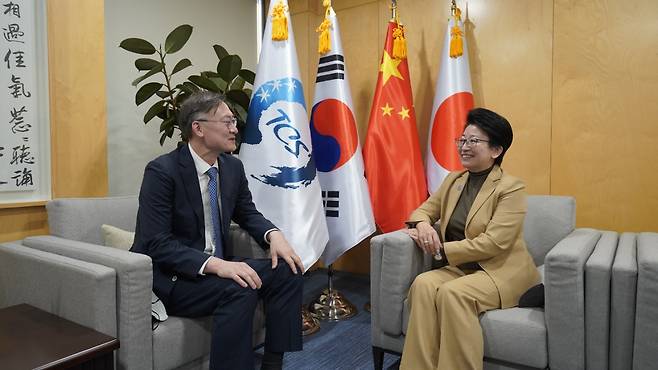 [Hwangâ€™s China and the World] Trilateral cooperation, now is the time ...