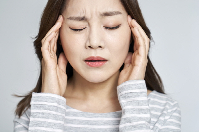 이런 두통 원인은 뇌 아닌 목 때문