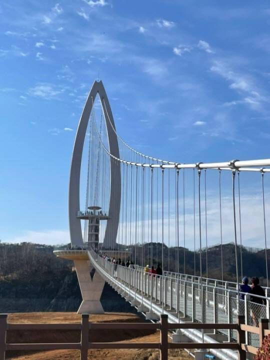 임실 옥정호 출렁다리 개통 한 달 여 만에 관광객 38만 명 돌파