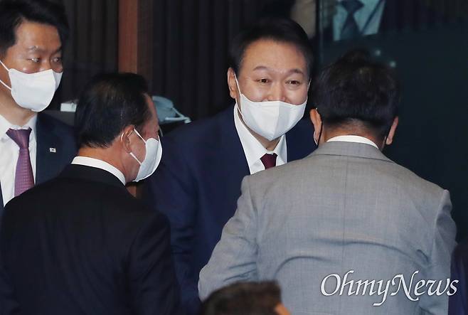 윤 대통령의 핵관 4인방 관저 만찬 국힘 안에서도 웅성웅성