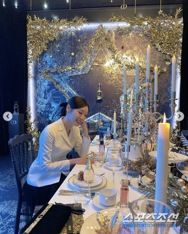 새댁 김연아 결혼 전보다 더 어려지나 빤짝빤짝 빛나는 외모에 미소는 명품 그 자체