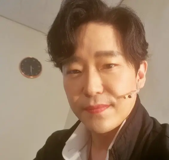 똑똑한 이미지와 달리 공부 너무 못했다던 배우의 과거 모습 뉴스에이드
