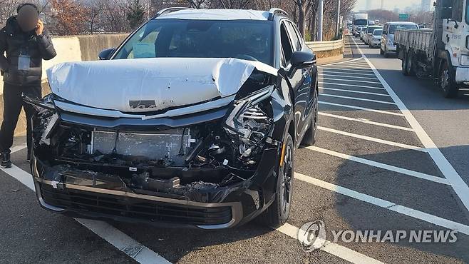 기아 수출용 차량 로드탁송 중 접촉사고 잇따라종합