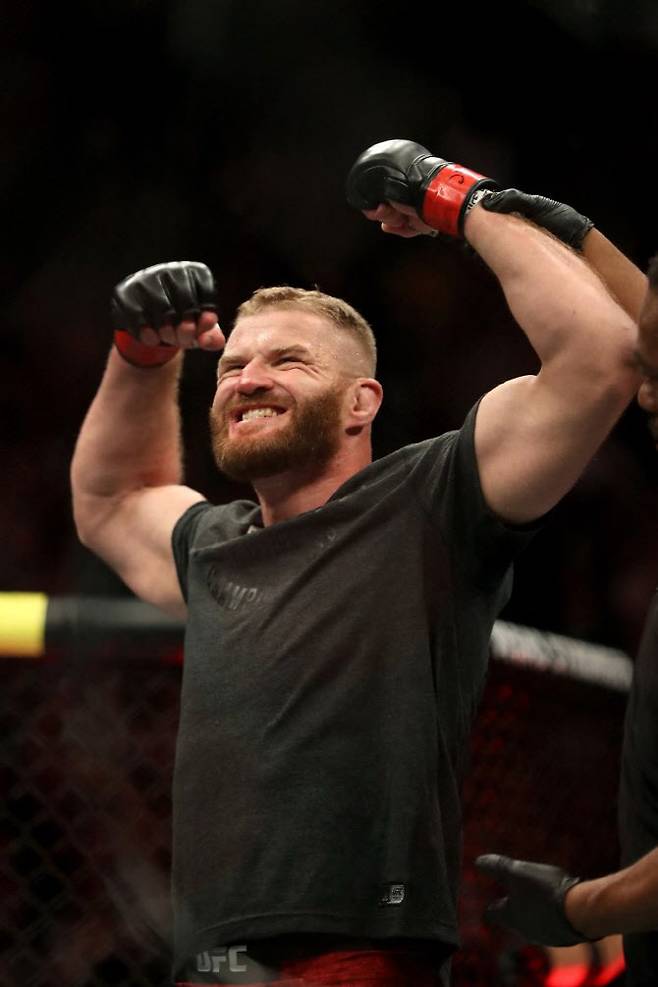 전 챔프 블라호비치 Vs 9연승 안칼라예프 Ufc 새 최강자 누구