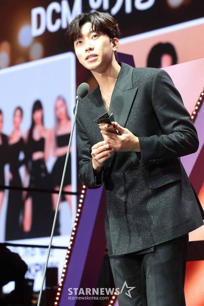 '대세' 임영웅·블랙핑크, AAA DCM 인기상 수상 [2022 AAA]