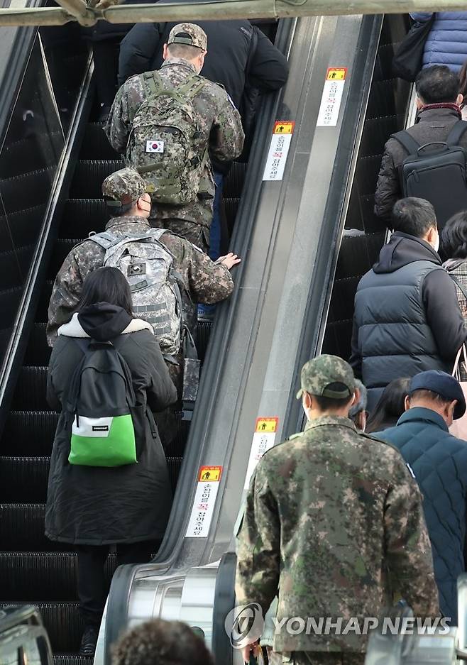 군 병사 두발 규정 논의