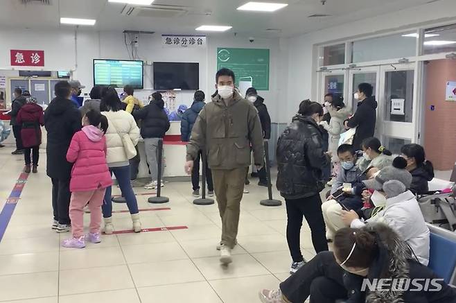 中베이징 노인 사망 급증시신 안치 어렵고 화장 지연