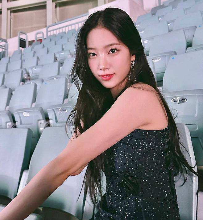 르세라핌 카즈하 독보적인 청순 미모 수지 닮은꼴 인증
