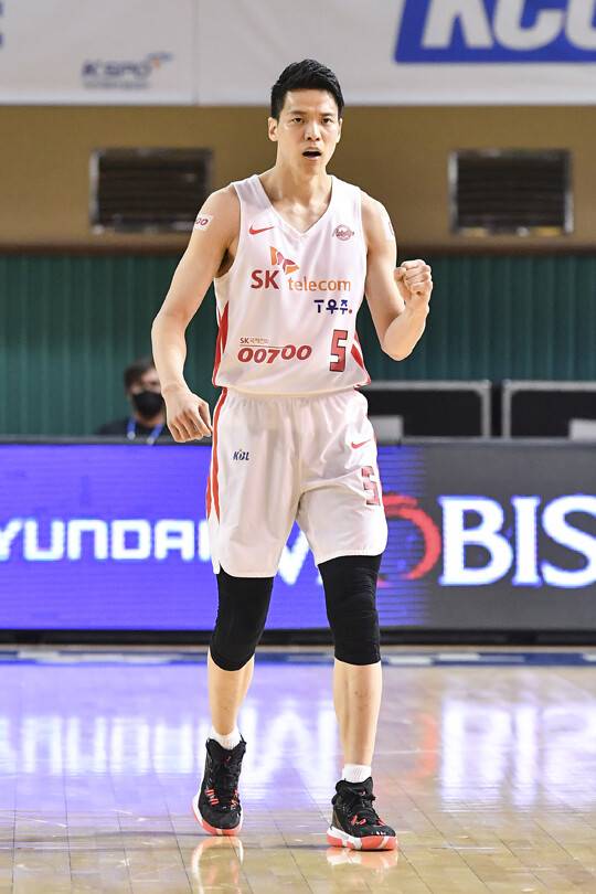 [BK 리뷰] ‘후반전 대반격 성공’ SK, KCC 격파 … 단독 3위로 껑충