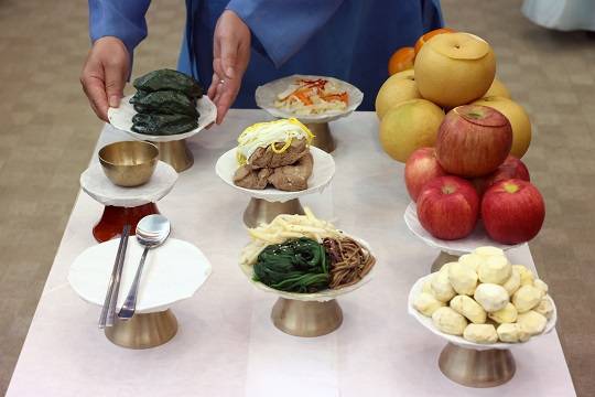 차례상 비용도 올랐다 대형마트 28만원·전통시장 23만원”
