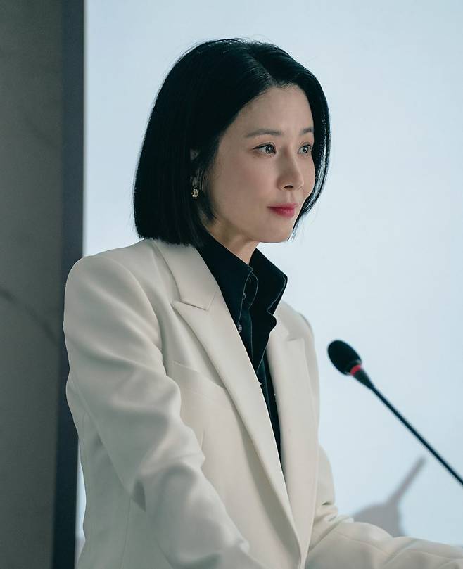 단발 파격 변신하고 역대급 캐릭터 소화한 이보영 헤어핏