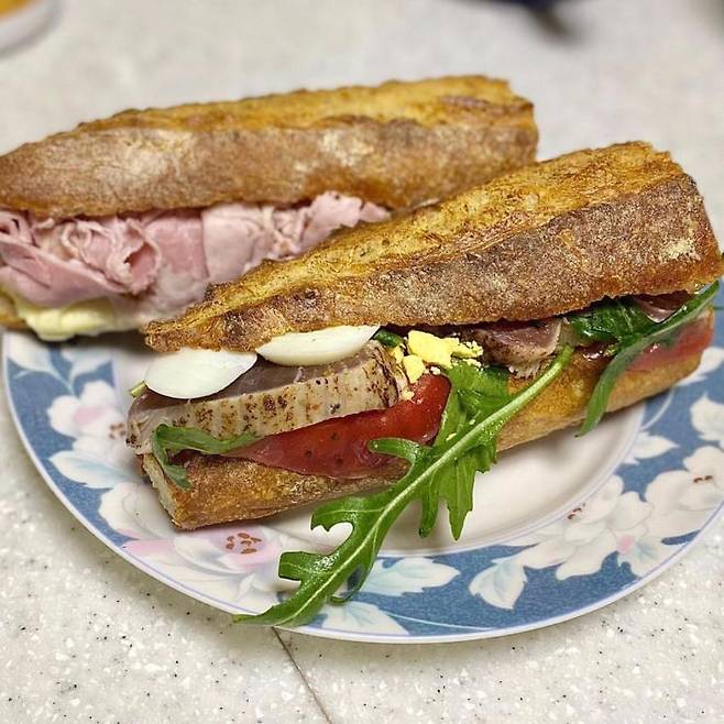 찐은 달라 입천장 안 까지는 바게트 맛집 뿌시기