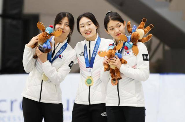 한국 쇼트트랙 동계 U대회 1500m 메달 싹쓸이