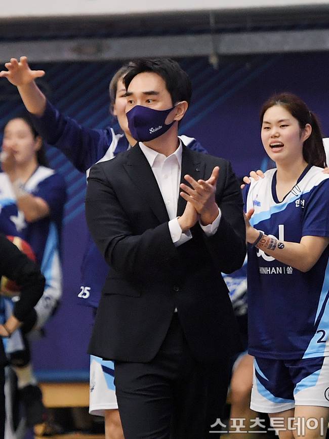 공동 2위 도약 신한은행 구나단 감독 하늘이 도운 것 같다