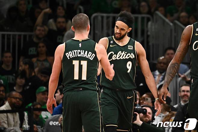 주축 멤버 빠진 Nba 보스턴 멤피스 꺾고 4연승 질주