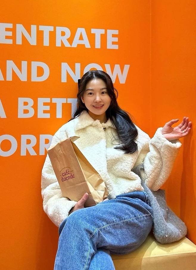 ‘전진 아내 류이서 귀여운 빵순이 순수함이 가득 양털 재킷 데이트룩 패션엔