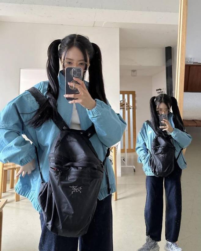 뉴진스·차정원이 멘 그 등산 가방 아크테릭스 백팩 셀럽 코디 4