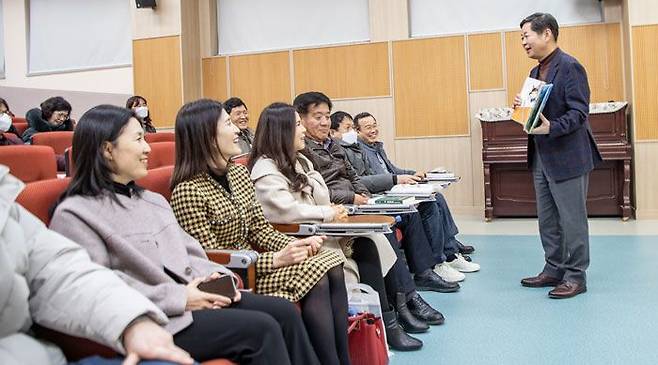 초등생 문해력 높이자” 머리 싸맨 교장들