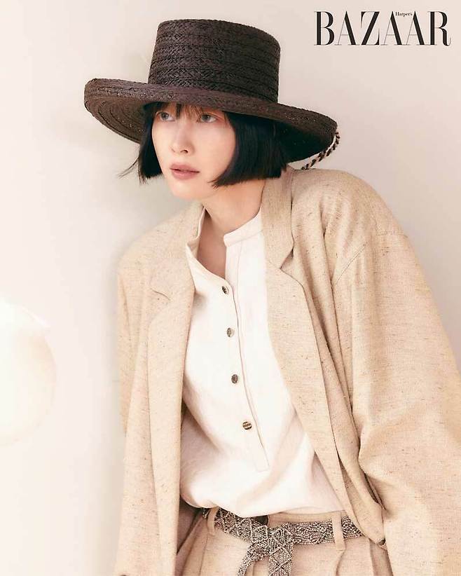 이나영45세 믿기지 않는 외모숏단발 학생 같아톤온톤룩 어썸클
