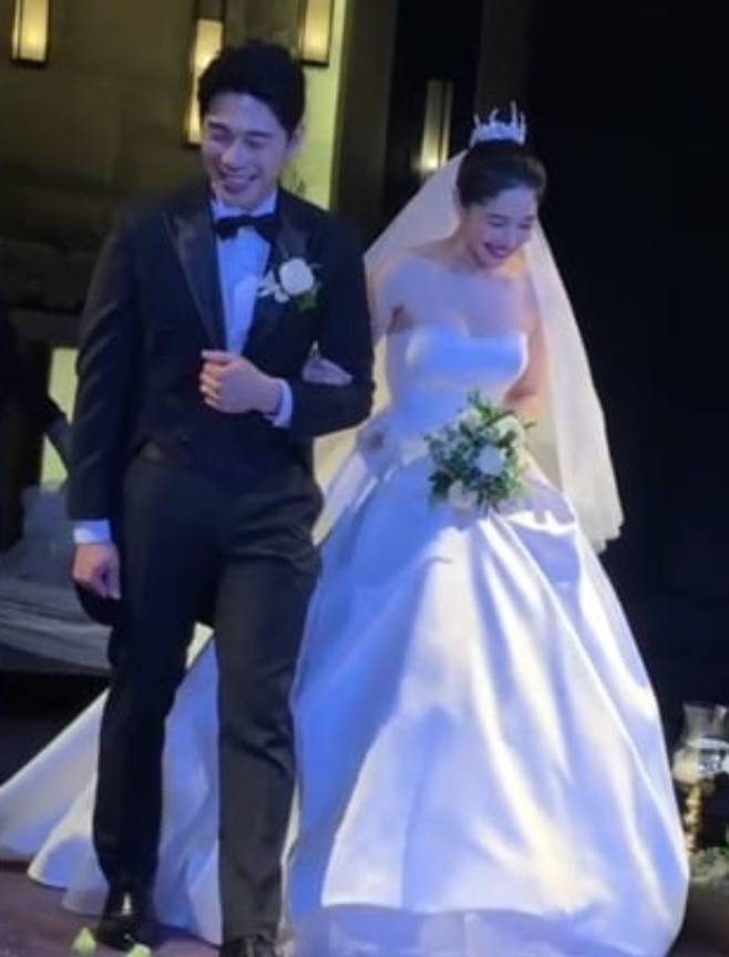 46살인데 11살 연하 꽃미남과 결혼한 카리스마 여배우 키노라이츠