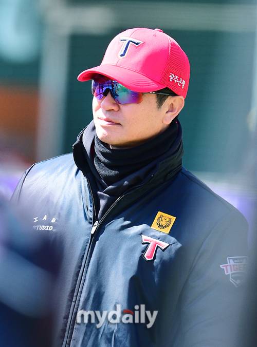 Md포토 Kia 김종국 감독 진지한 눈빛