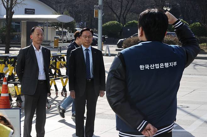다시 속도 내는 산업은행 부산行 노사·세대 갈등 속 향방은