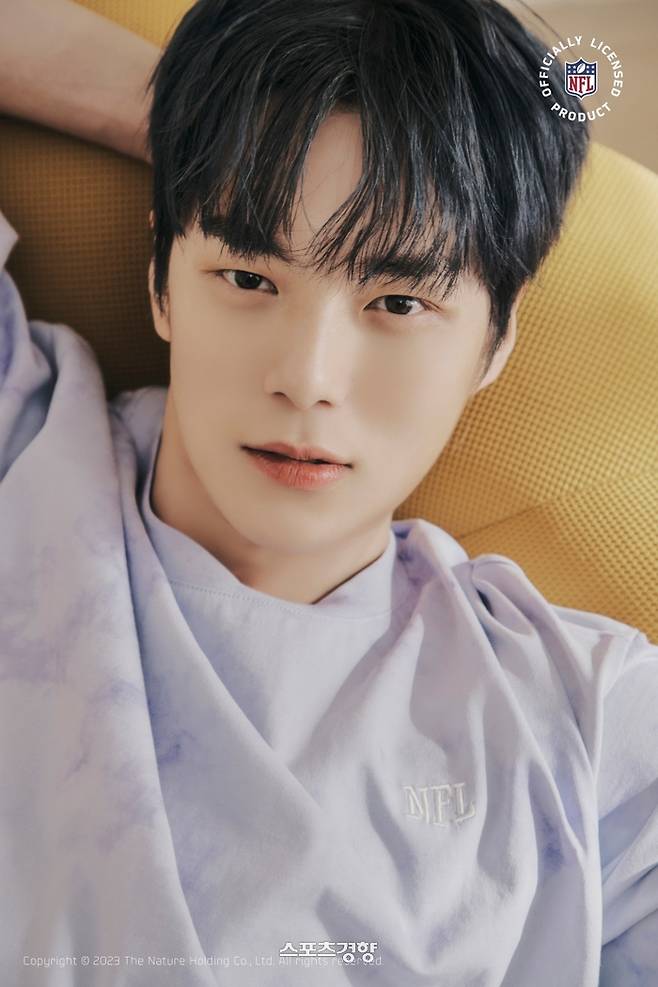 몬스타엑스 민혁 눈부시게 화보