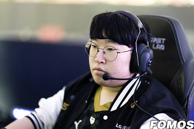 Lck 젠지 깔끔한 운영으로 Kt에 3세트 승리결승까지 한 세트 남겨