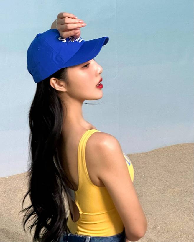 레드벨벳 조이 수영복·일상복 경계 허문 패션핫하네 핫해