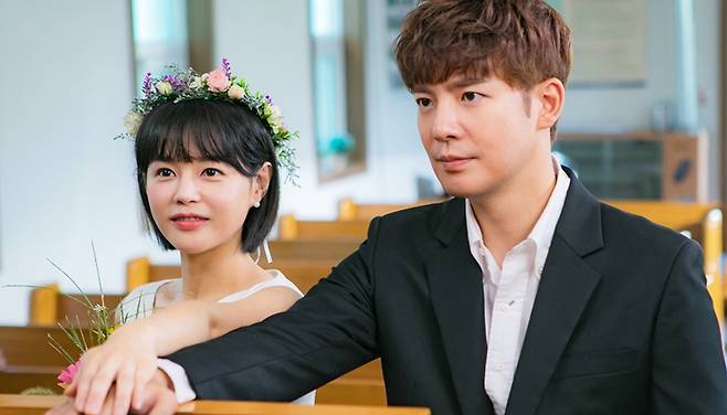 결혼 후 방송활동 중단했던 여배우가 포착된 뜻밖의 장소 뉴스에이드