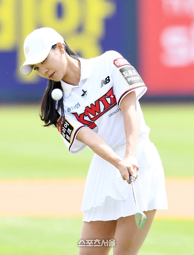 포토 미스코리아 출신 프로골퍼 김솔비 멋진 샷으로