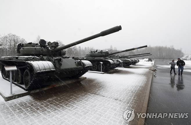 얼마나 심각하길래박물관 전시 무기까지 우크라로 보낸 러시아