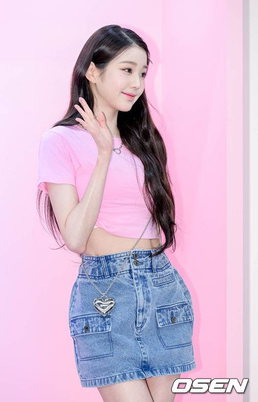 아이브 장원영 선명한 복근 사진