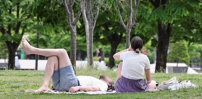 봄 아직 좀 남았어 무더위 식히는 비 가고 다음주 화창