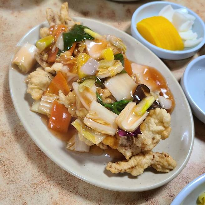 짜장면과는 다른 맛 중깐 맛집 3 에스콰이어 코리아