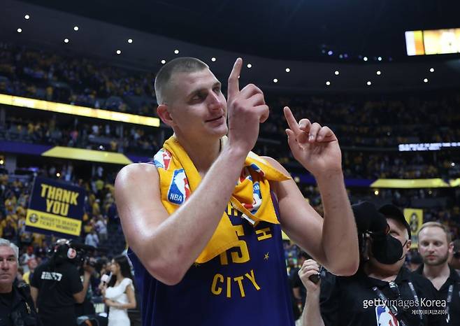 덴버 요키치 Nba 파이널 데뷔전서 트리플 더블전반에 ‘10·10