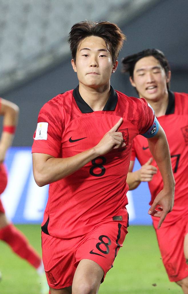 카사데이 선제골 이승원 Pk 동점골 한국 이탈리아와 1대1 팽팽 전반 종료