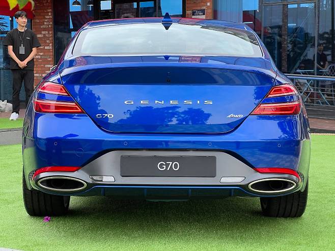 ‘우아함 속 쾌감’..제네시스 G70, 스포츠 세단의 정수[시승기]