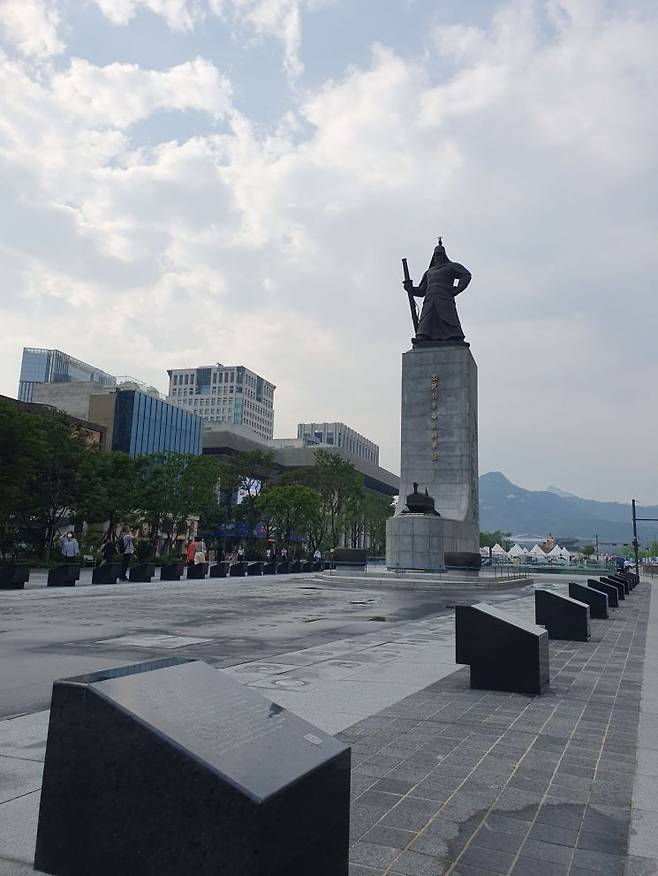 조성관의 세계인문여행 이순신 장군상像을 볼 때마다 부끄러운 이유