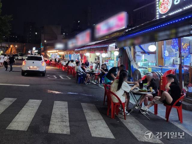 여름마다 도로 무단 점유 인천 부평공원 앞 포장마차 현장 그곳and
