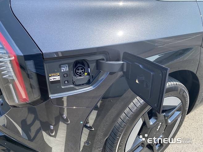 [신차드라이브]기아 EV9…“공간·성능 다 챙긴 패밀리카”