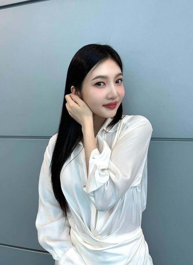 짧게 더 짧게 한소희 카즈하 조이 등이 꽂힌 올 여름 미니 스타일 10 패션엔