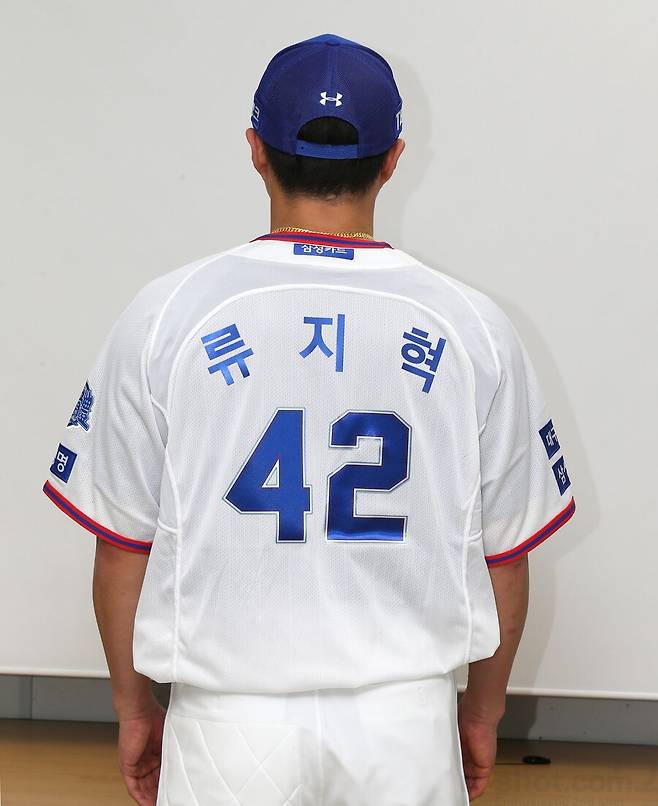 인천→포항 345㎞ 달려왔다 삼성 42번 류지혁 합류벤치 대기한다
