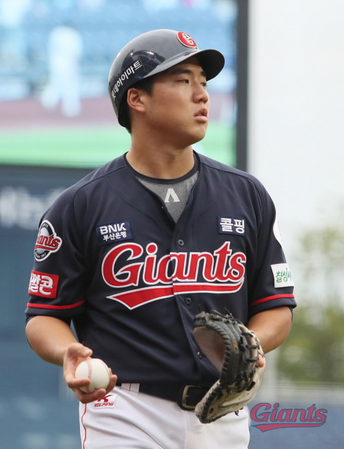 13초 20초 33초···‘시간 혁명 손성빈 앞의 ‘도루는 ‘도박이다