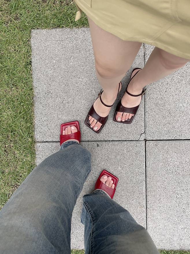 여름 데일리 신발로 스퀘어 스트랩 샌들 어때♥ 트렌드를알려주는여자