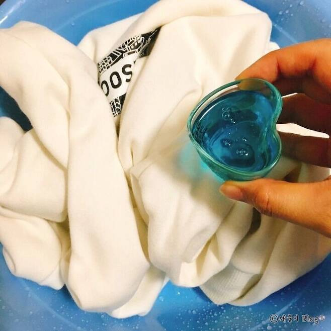 세탁소 가지 마세요 땀얼룩진 옷 집에서 새 옷으로 만드는 법 오늘의집