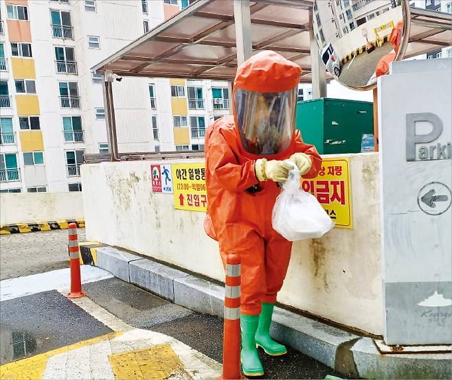 공포의 노란소포 2000여건대만 광둥성서 첫 발송